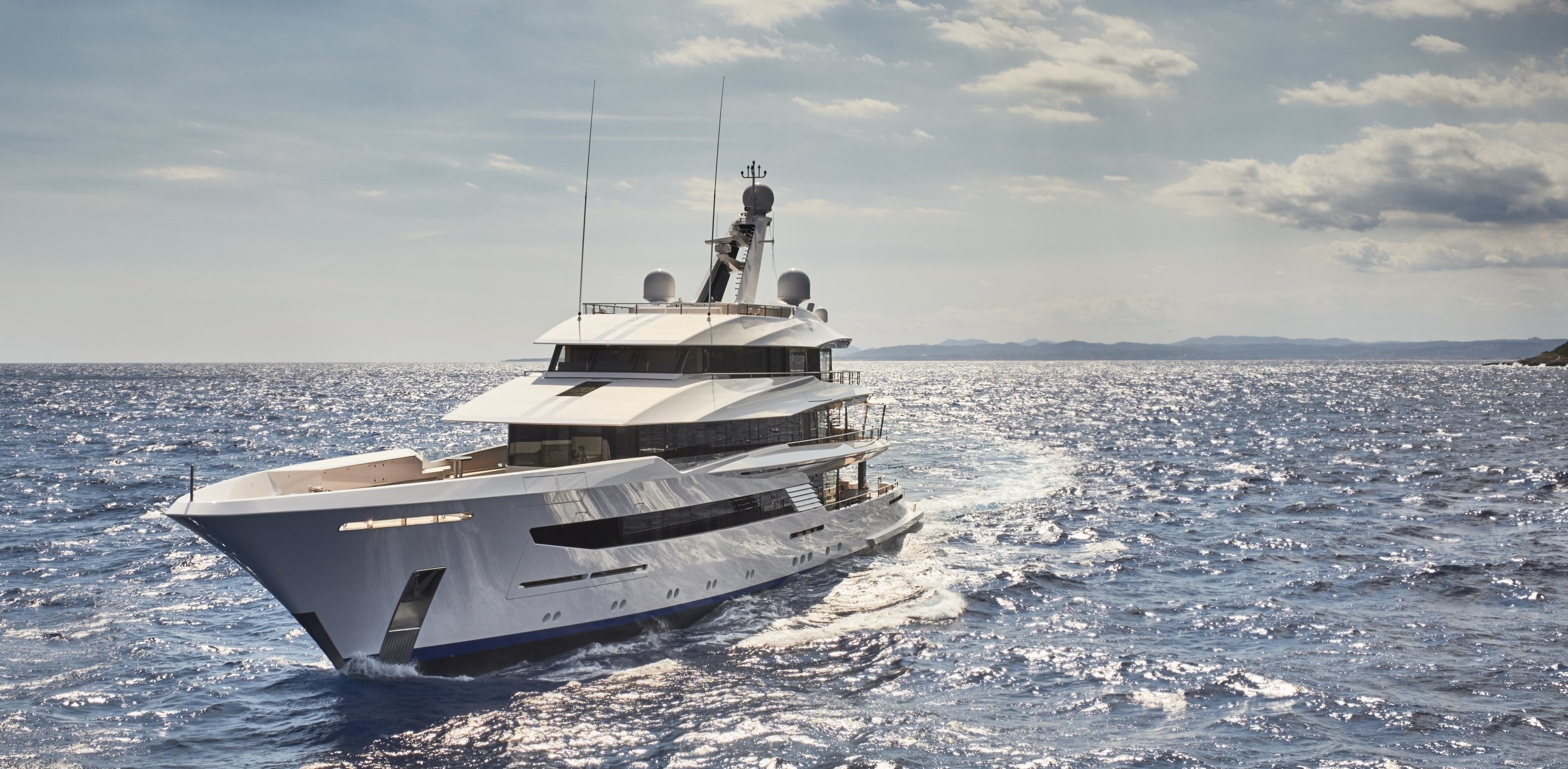Yacht JOY, Feadship | CHARTERWORLD Luxury Superyacht Charters
